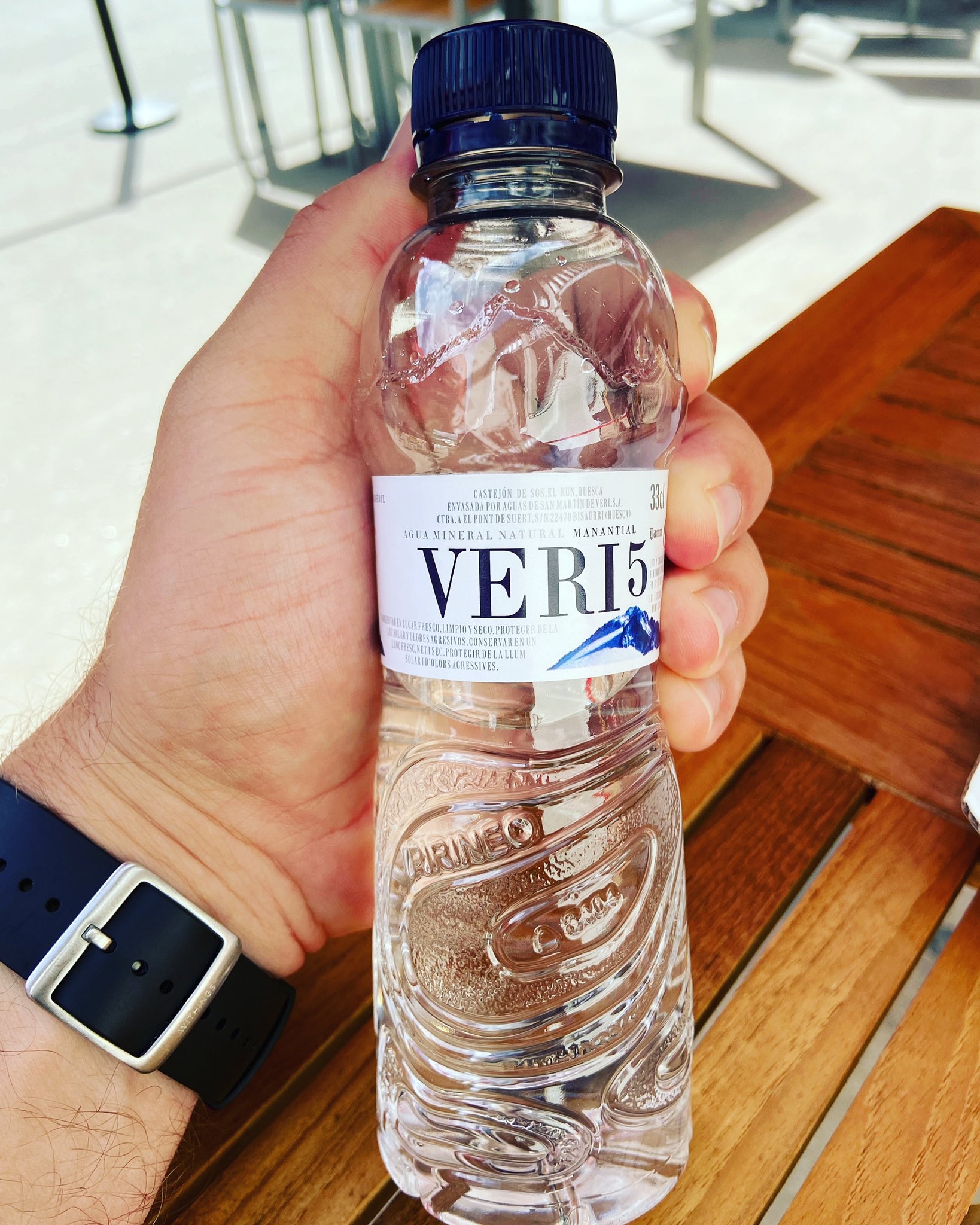 AGUA MINERAL: Veri San Martin - CALIDAD y SABOR ÚNICO